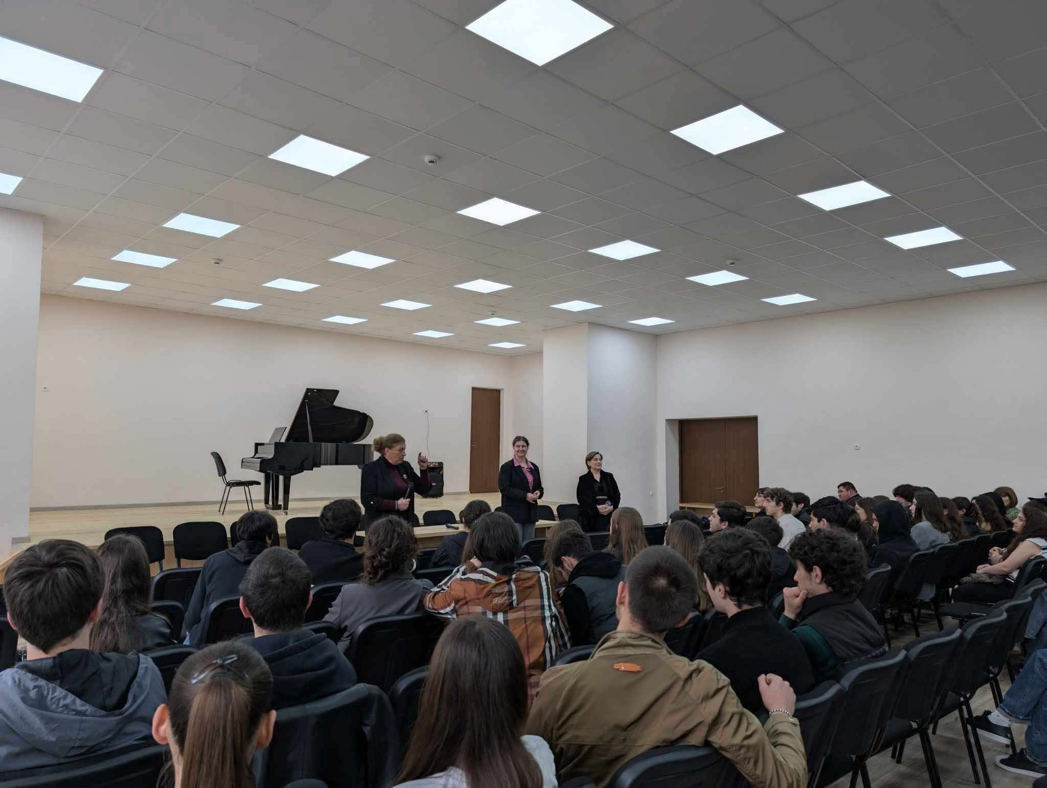 ღია კარის დღეები აბიტურიენტებისათვის